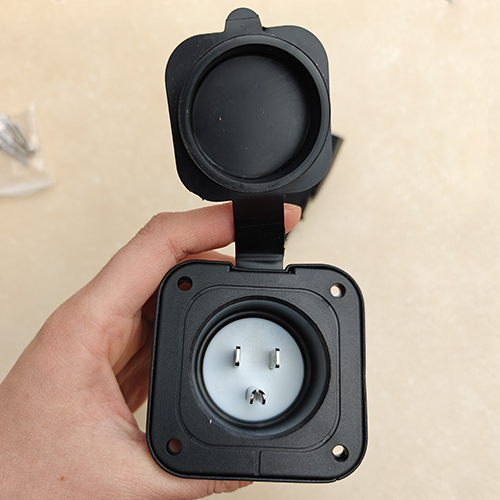 NEMA 5-15P to 5-15R power inlet